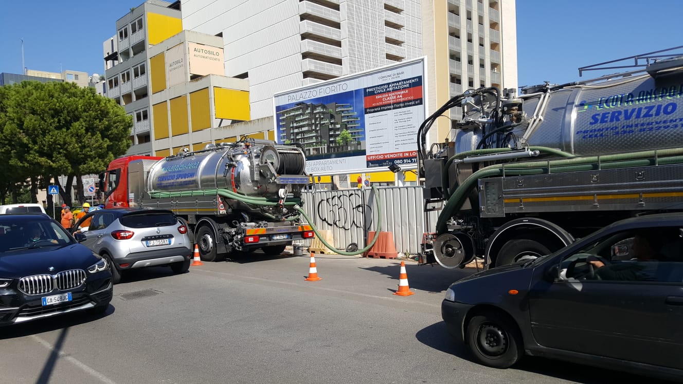 I giganti silenziosi: un viaggio nel mondo dei camion di autospurgo - FC Spurghi